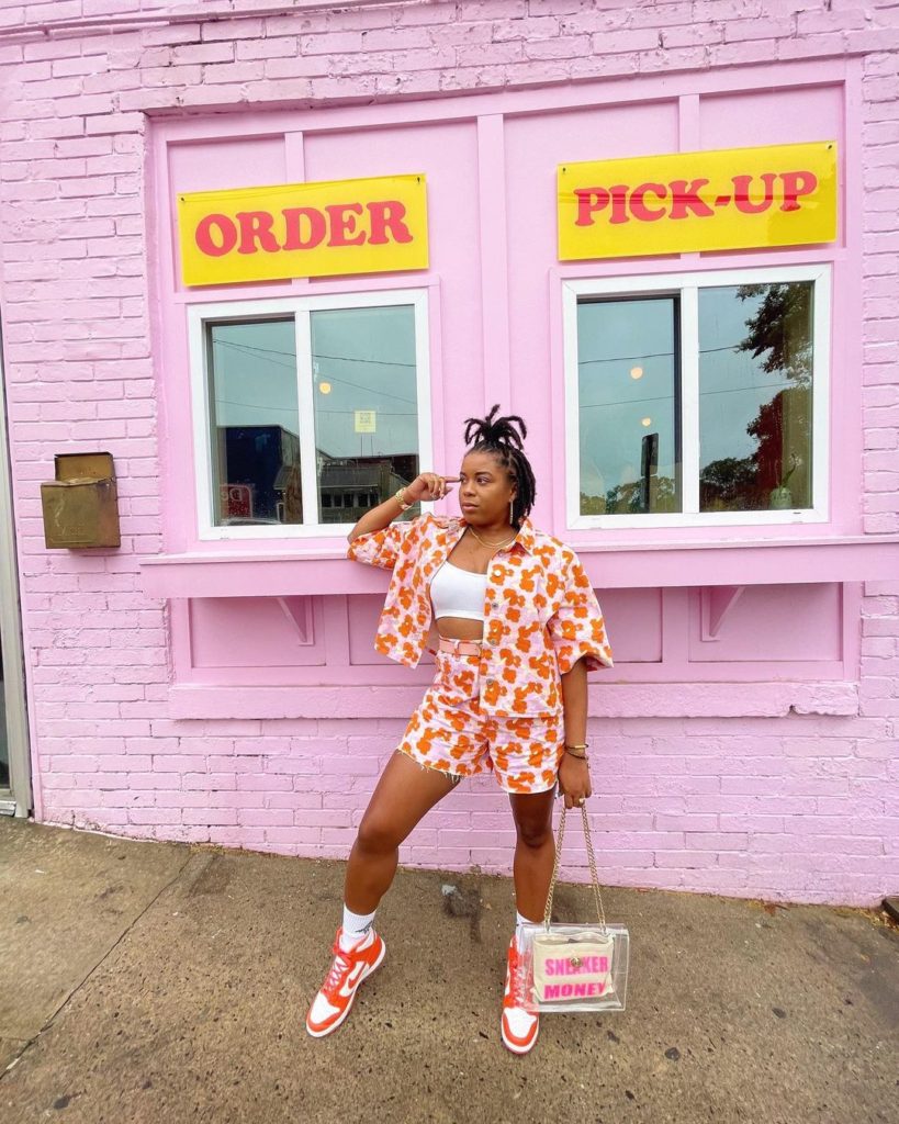 23 Black Female Influencers to Follow in 2023 - GoodTomiCha