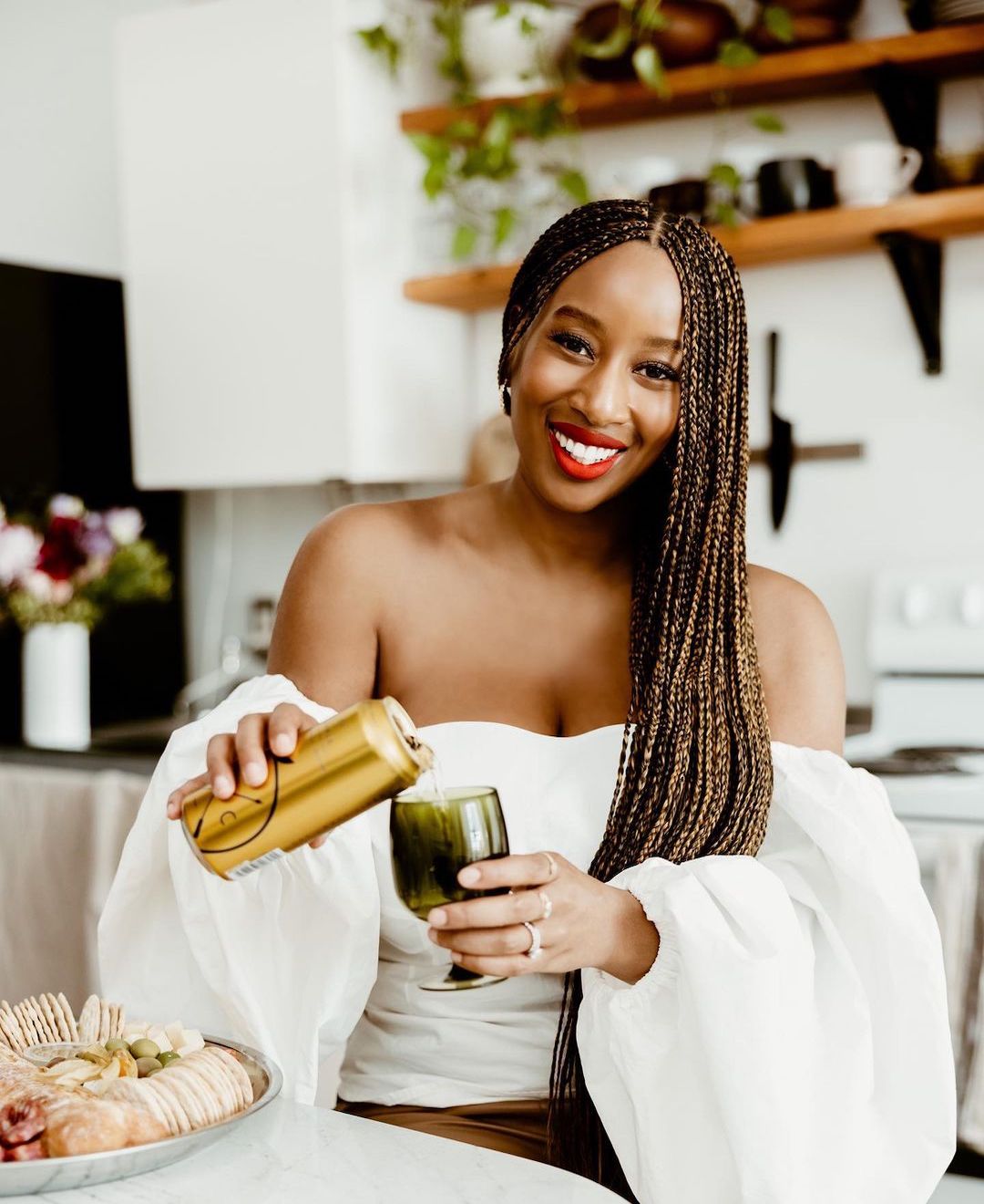 23 Black Female Influencers to Follow in 2023 - GoodTomiCha