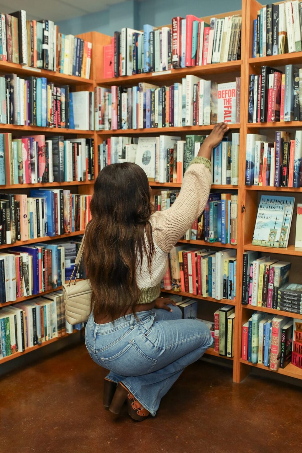 8 Cozy Fall Books to Add to your TBR - GoodTomiCha